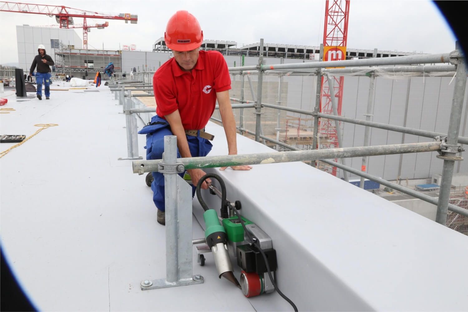 Welwyn Tool Group Leister UNIROOF 700 Automatic Roof Welding Machine ...