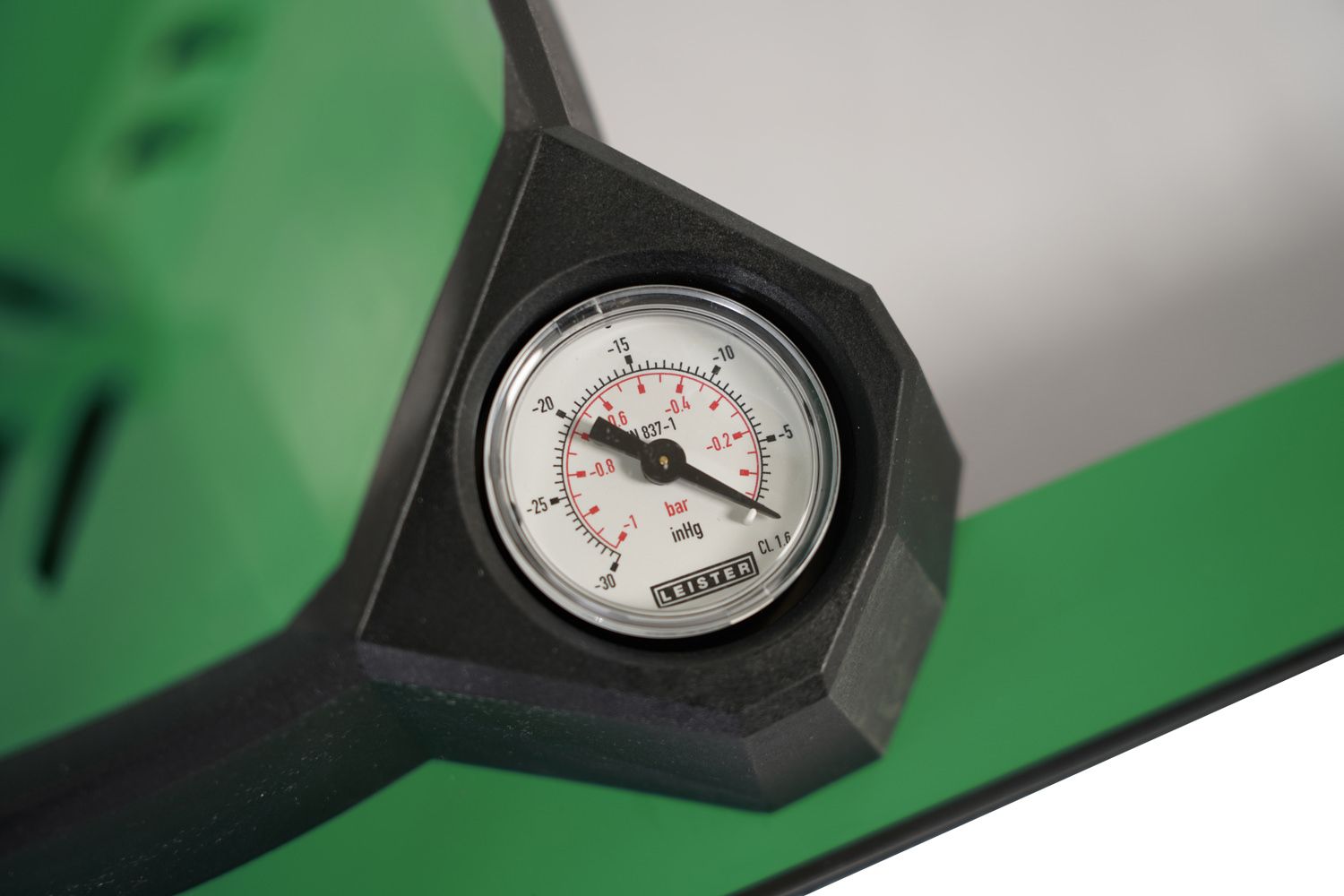 Welwyn Tool Group Leister VACUUM PLATE 300 230v/120v for Geomembrane ...