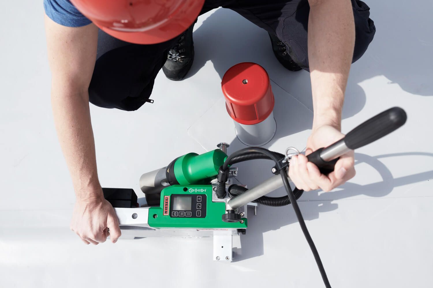 Welwyn Tool Group Leister UNIROOF 700 Automatic Roof Welding Machine ...